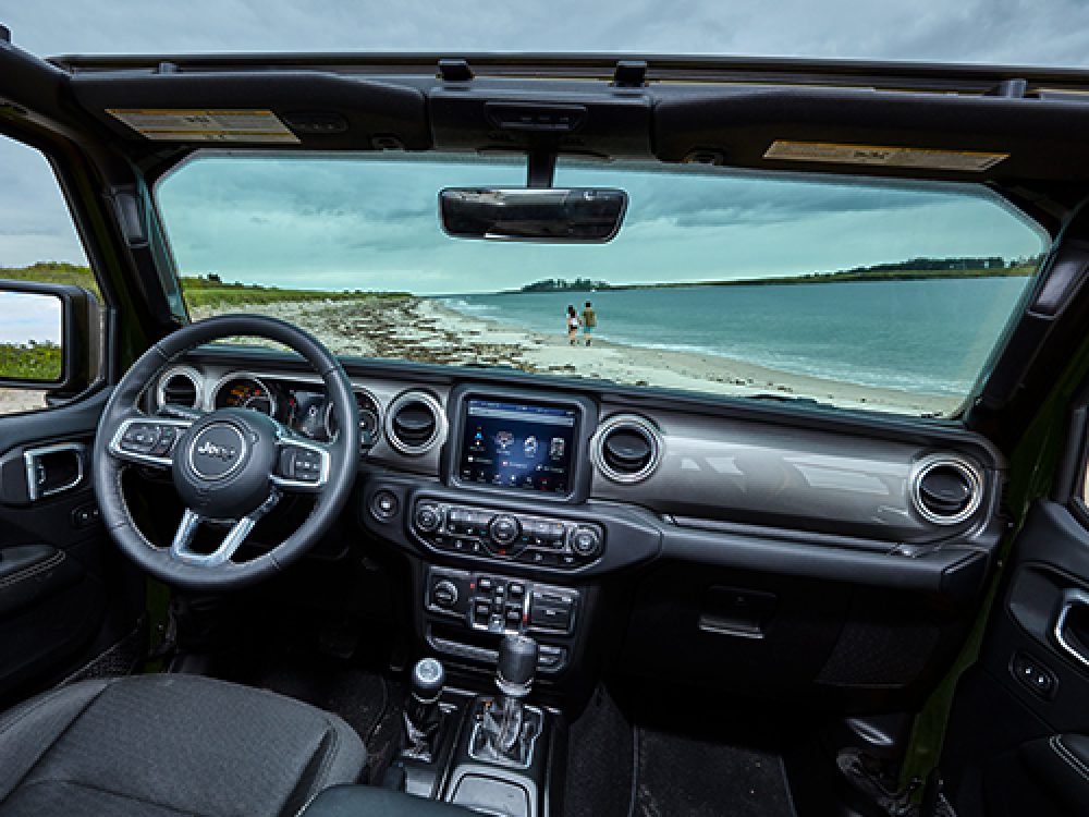 Jeep® Wrangler in Brunei - Midsize SUV With 4x4 Capability